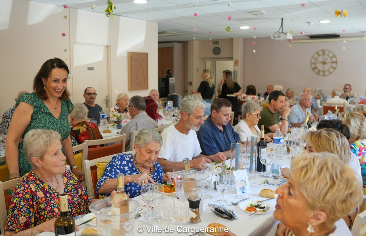 La Résidence Wetzel a célébré la fête des mères - Ville de Carqueiranne